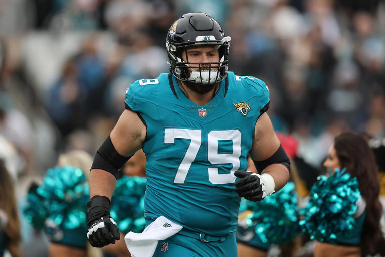 Jaguars trade away offensive lineman to acquire Khalen Saunders from Saints