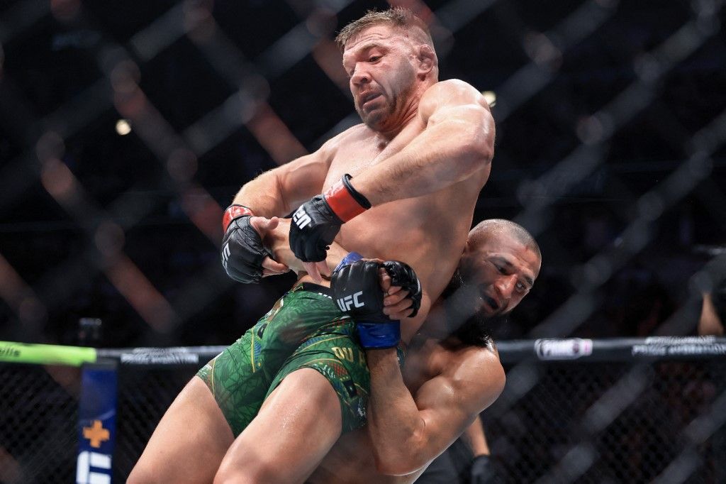 Semua Terserah Bos UFC, Khamzat Chimaev Siap Kejar Sabuk Kedua