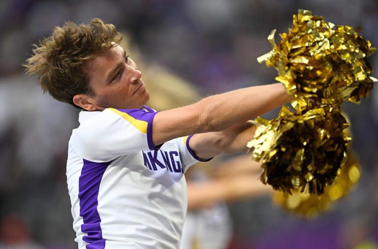 Vikings’ male cheerleaders hit back in social media post after fan backlash