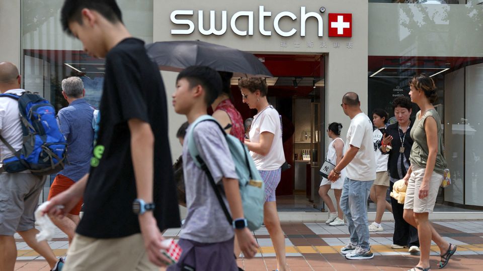 Watchmaker Swatch apologizes for ‘slanted eye’ ad after online backlash ...