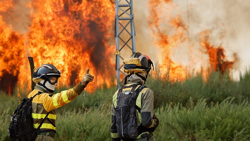 3.000 bomberos forestales de toda España piden mejores condiciones en la lucha contra el fuego