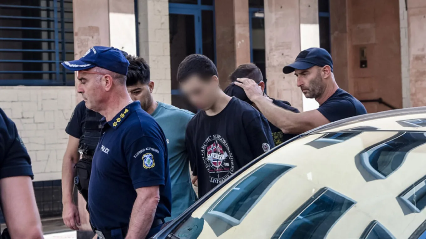 Πήρε πίσω την ομολογία: Προφυλακίστηκαν ο 19χρονος και ο 27χρονος για ...
