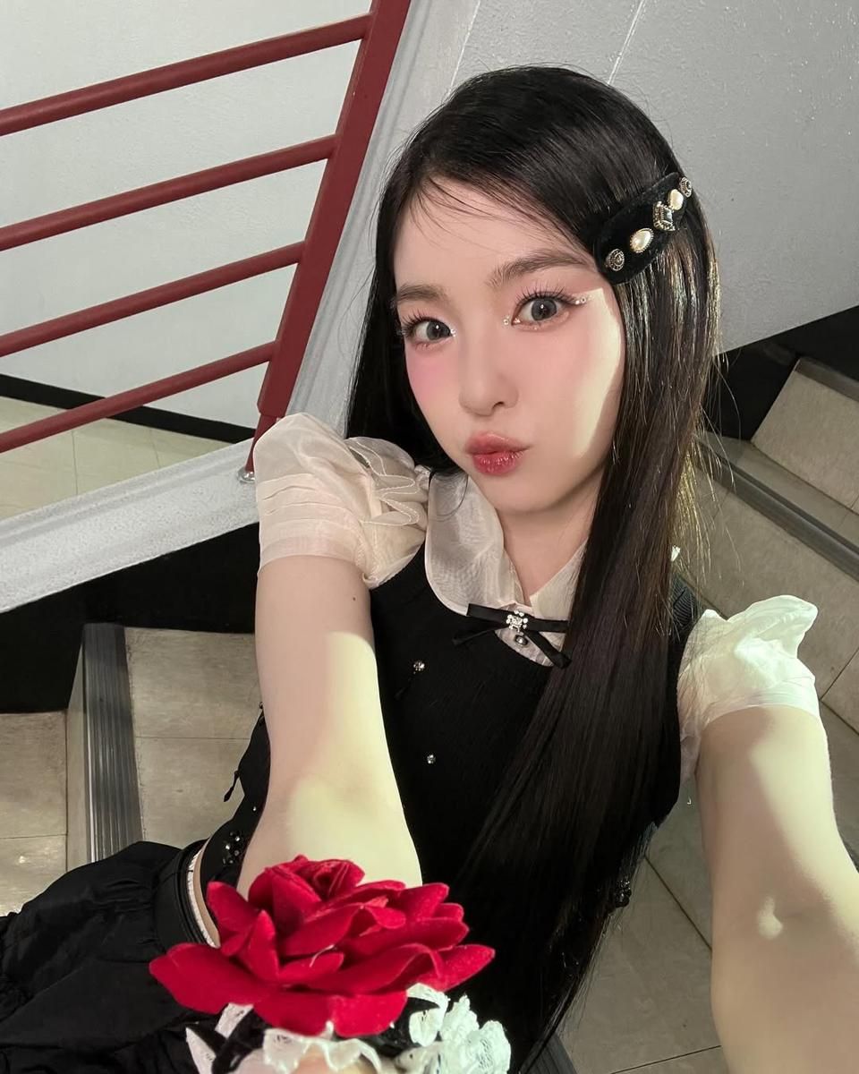 5 inspirasi pink makeup look a la Irene 'Red Velvet', tampil feminin