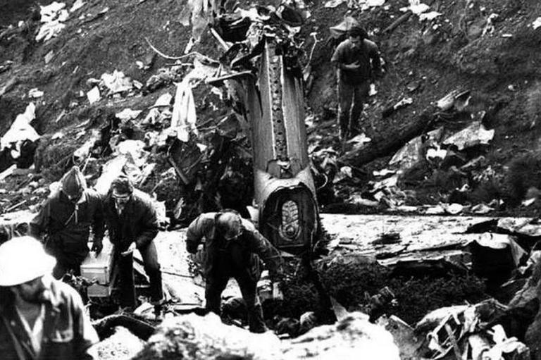 Pilot's terrifying final words on deadly flight to Tenerife from UK