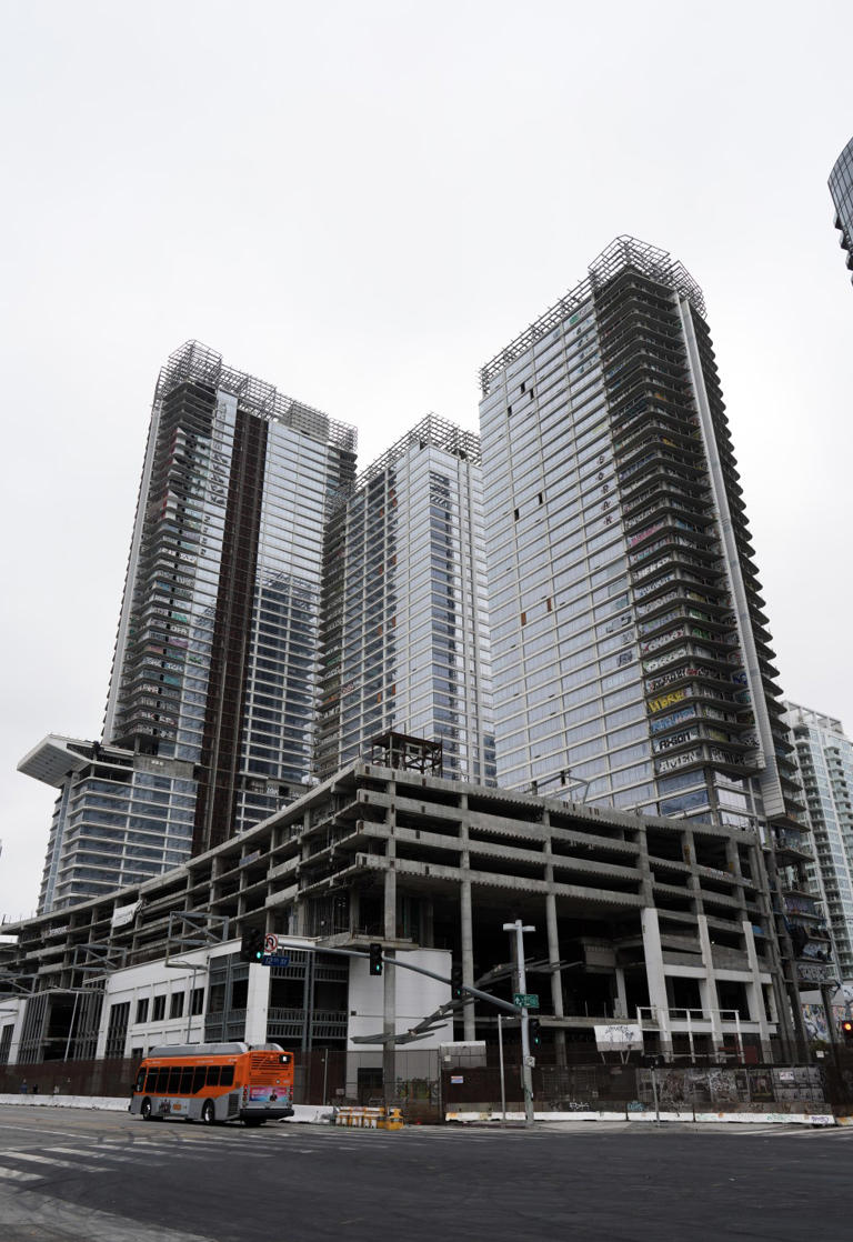 How downtown Los Angeles became a boarded-up ghost-town with hoards of drug-smoking vagrants and ...