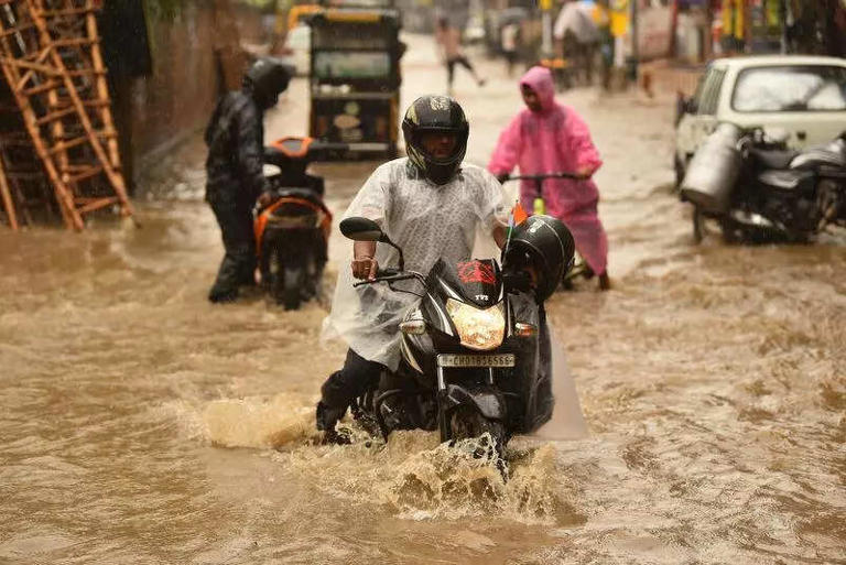 Heavy rains leave Zirakpur roads treacherous, bike riders at risk
