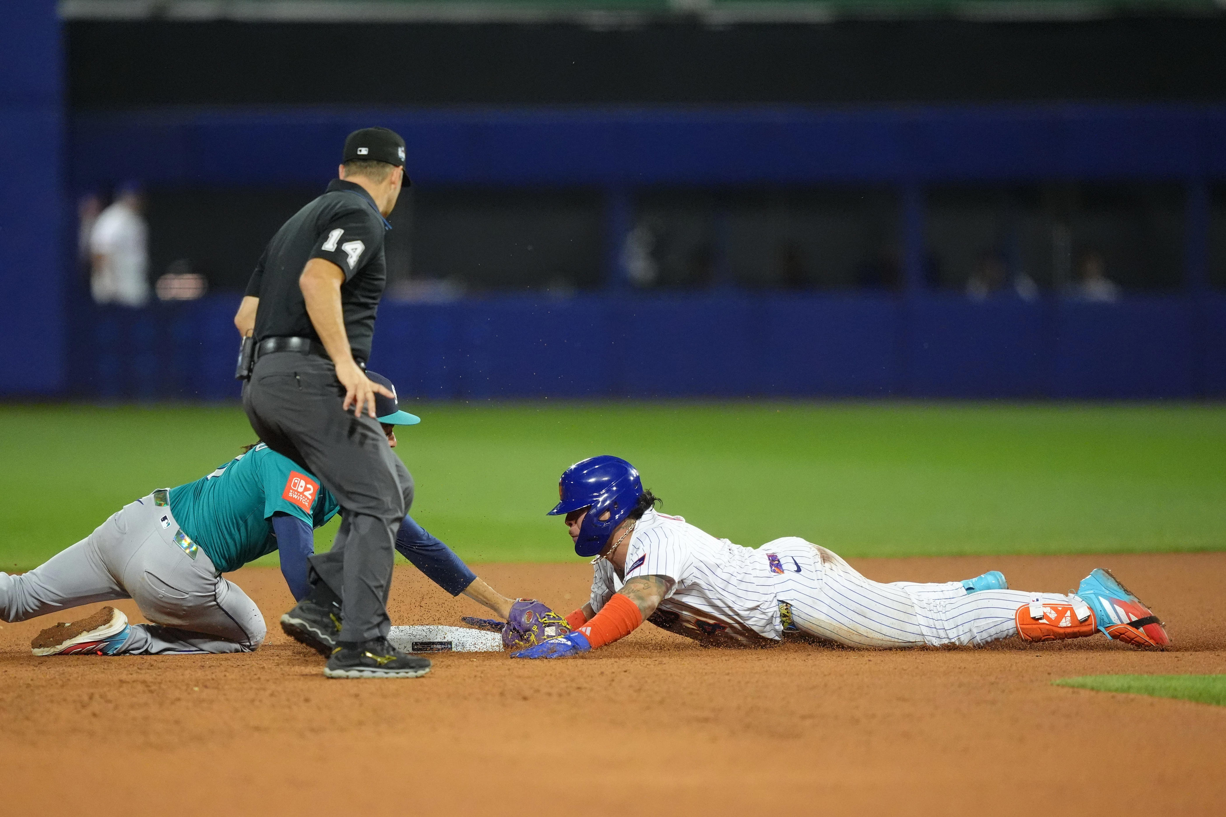 Francisco Alvarez injury: Mets catcher exits game Sunday after jamming ...