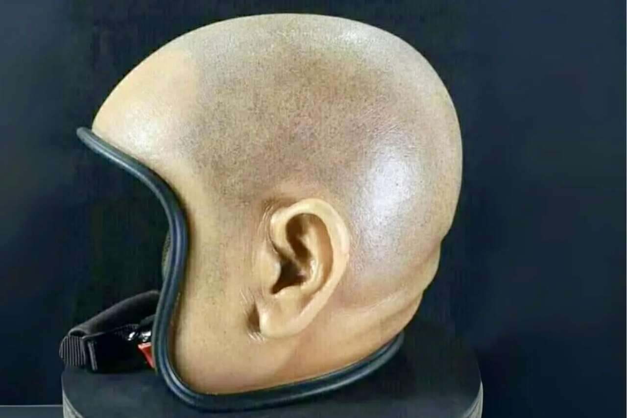 Motorcyclists wear “bald head helmets” to protest against fines in ...