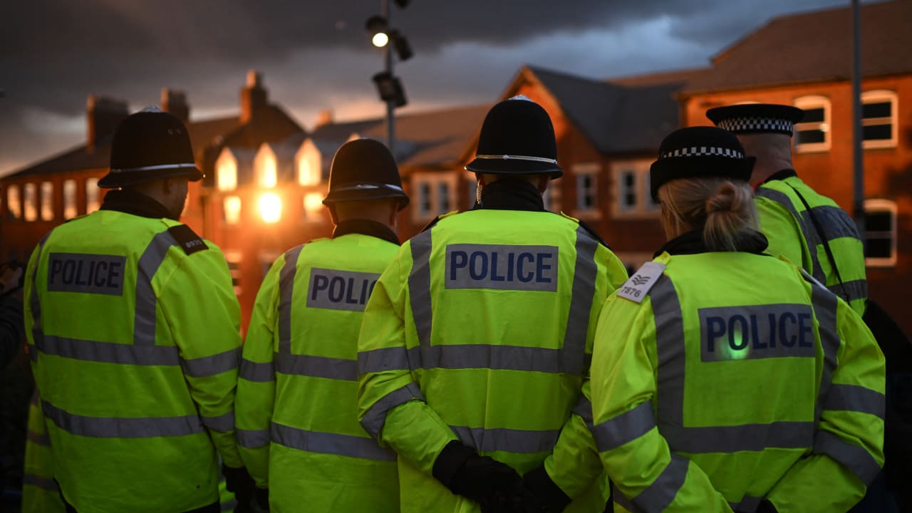 Masked in a niqab, American hitwoman attempts assassination in UK ...