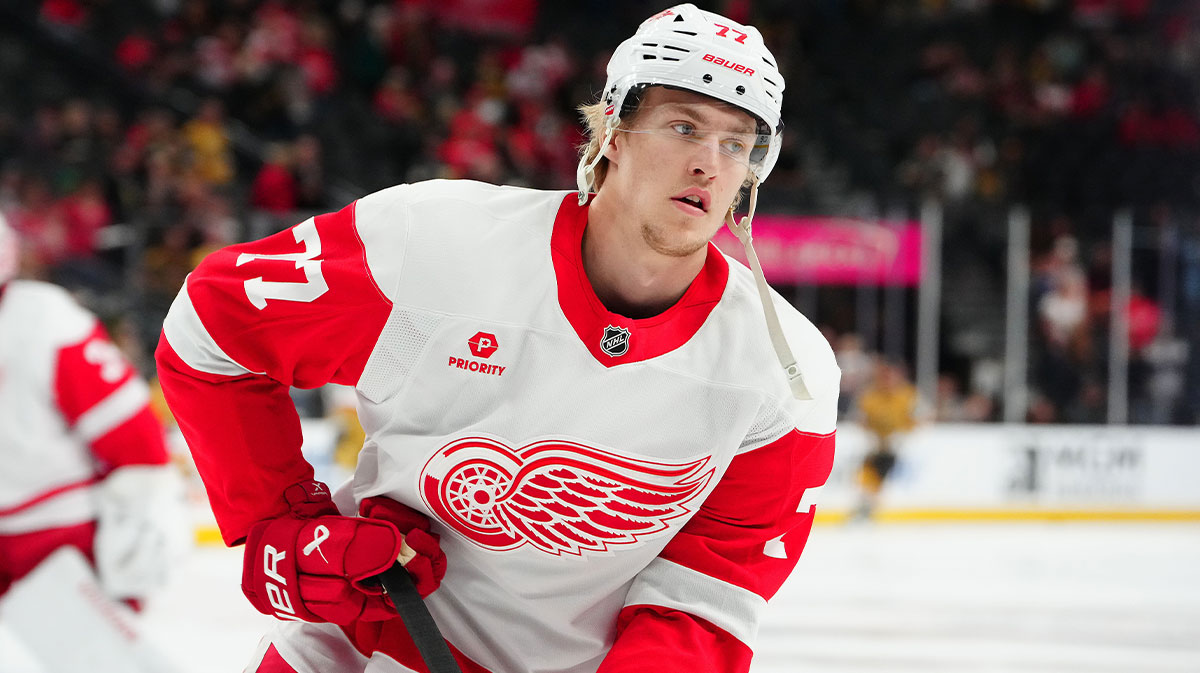 Gutsy Simon Edvinsson effort leads to roaring ovation from Red Wings fans