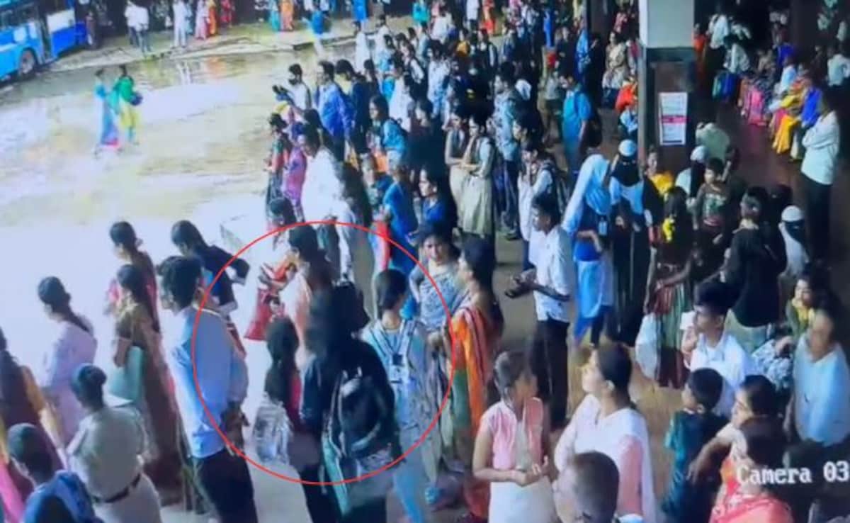 2 Karnataka Girls Flee Homes After Scoring Low Marks, Found In Mumbai