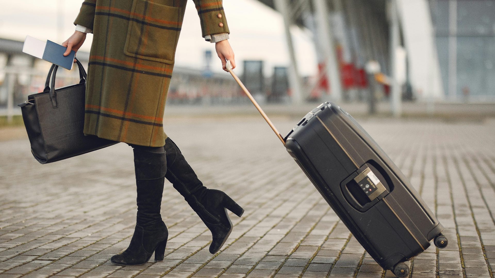 Why a simple ribbon on your luggage can be dangerous