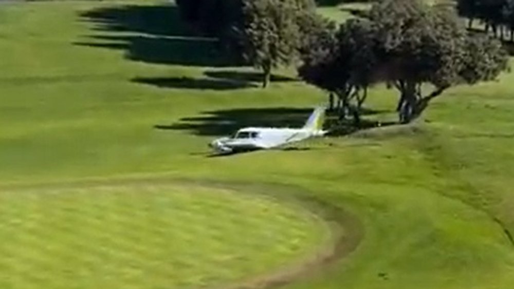 Crash landing: Plane crashes onto golf course