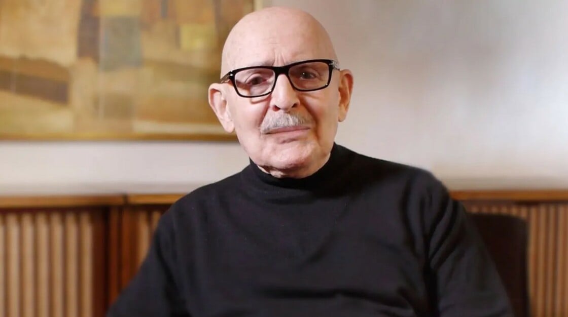 Ο Τζο Κάροφ, σχεδιαστής του εμβληματικού λογότυπου «007» του Τζέιμς ...