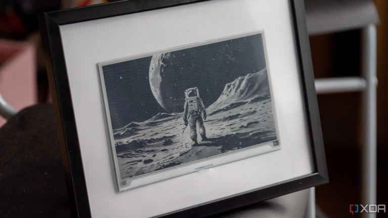 I built my dream ePaper display with the TRMNL DIY kit from Seeed ...