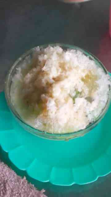 Bladed wood block Thai shaved ice bingsu dessert | Unique Thailand ...