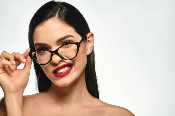 Meta’s $800 HUD Glasses Aim to Redefine Wearable Control