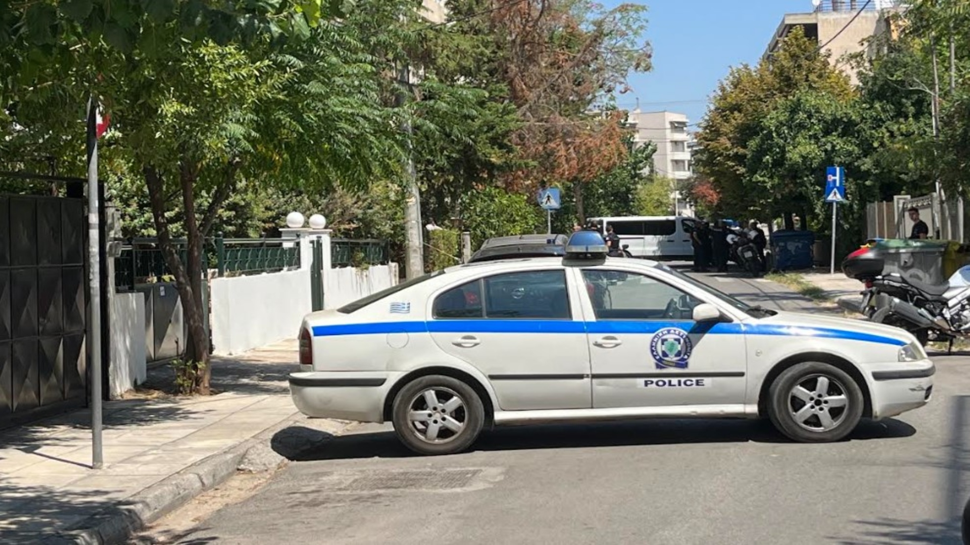 Εγκλημα στο Χαλάνδρι – 28χρονος σκότωσε 47χρονη στην είσοδο πολυκατοικίας