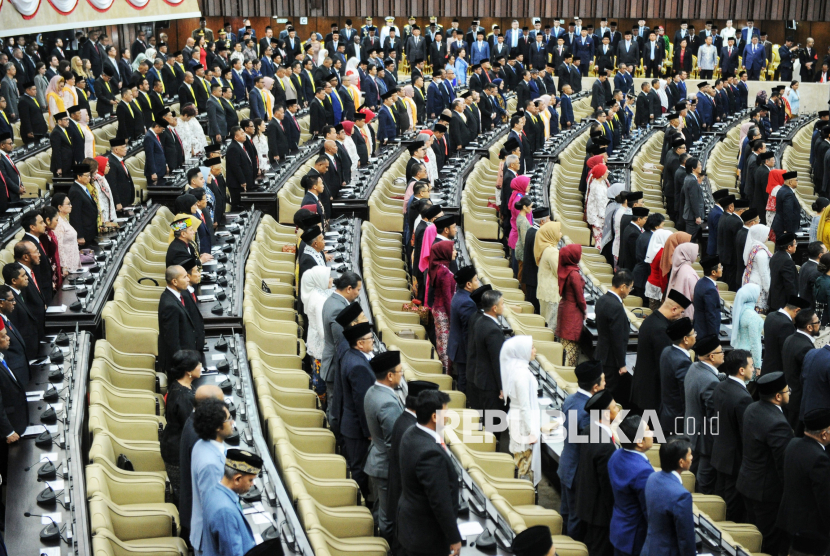 Setjen Bantah Anggota DPR Naik Gaji, Hanya Tambahan Tunjangan Rp 50 ...