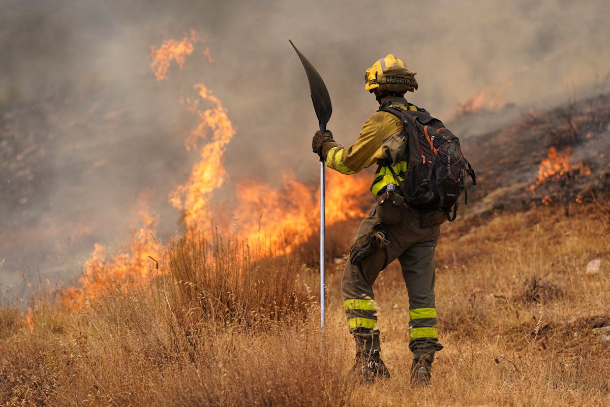 Lutte sans répit contre les incendies: déjà six morts