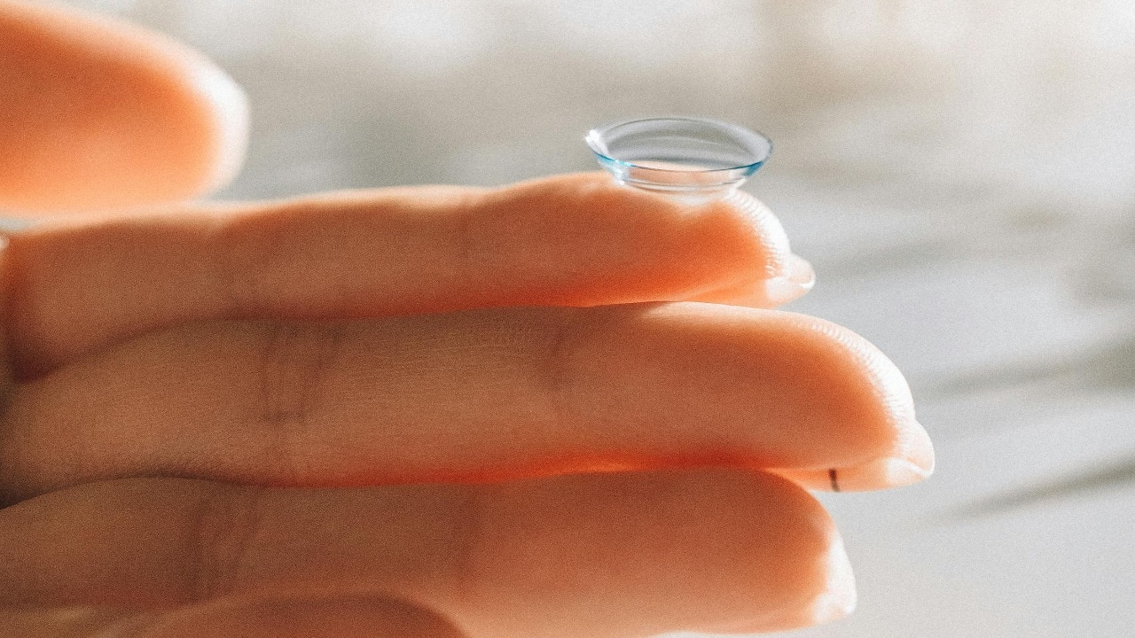 Eye strain in the digital era: Causes, symptoms and quick solutions