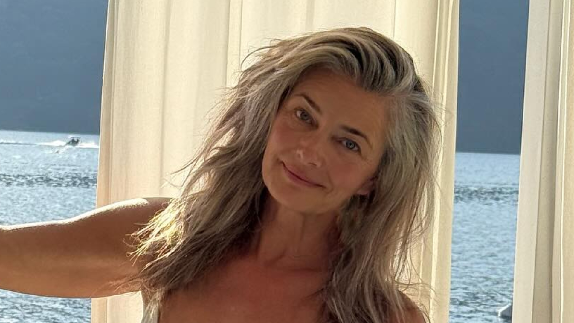 "Så här ser 60 ut": Den här före detta modellen gör succé i baddräkt