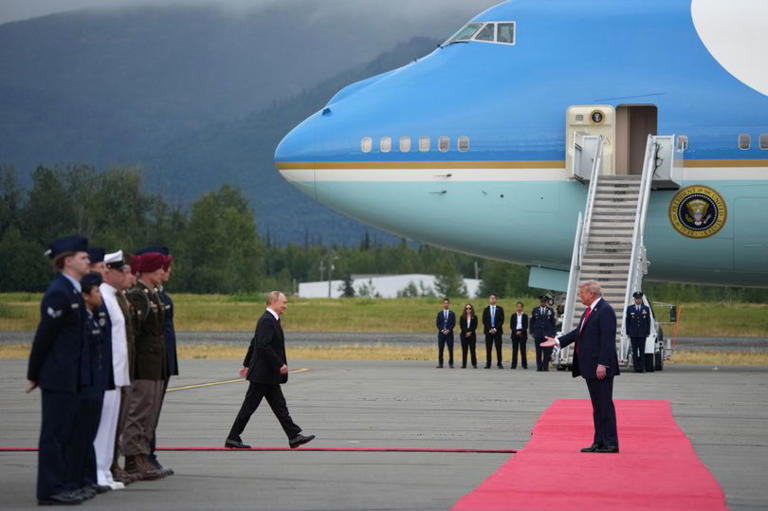 Trump's controversial red carpet for Putin excused by one crucial ...