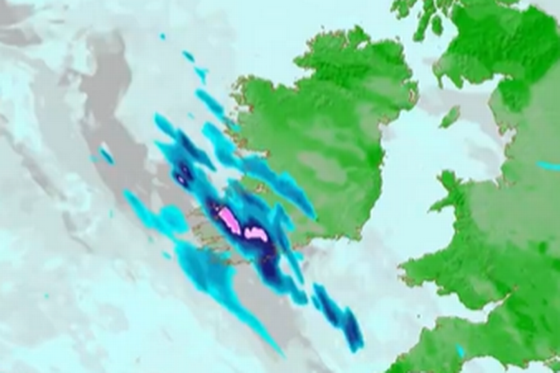 Ireland thunderstorm tracker as Met Eireann issues weather warning for ...