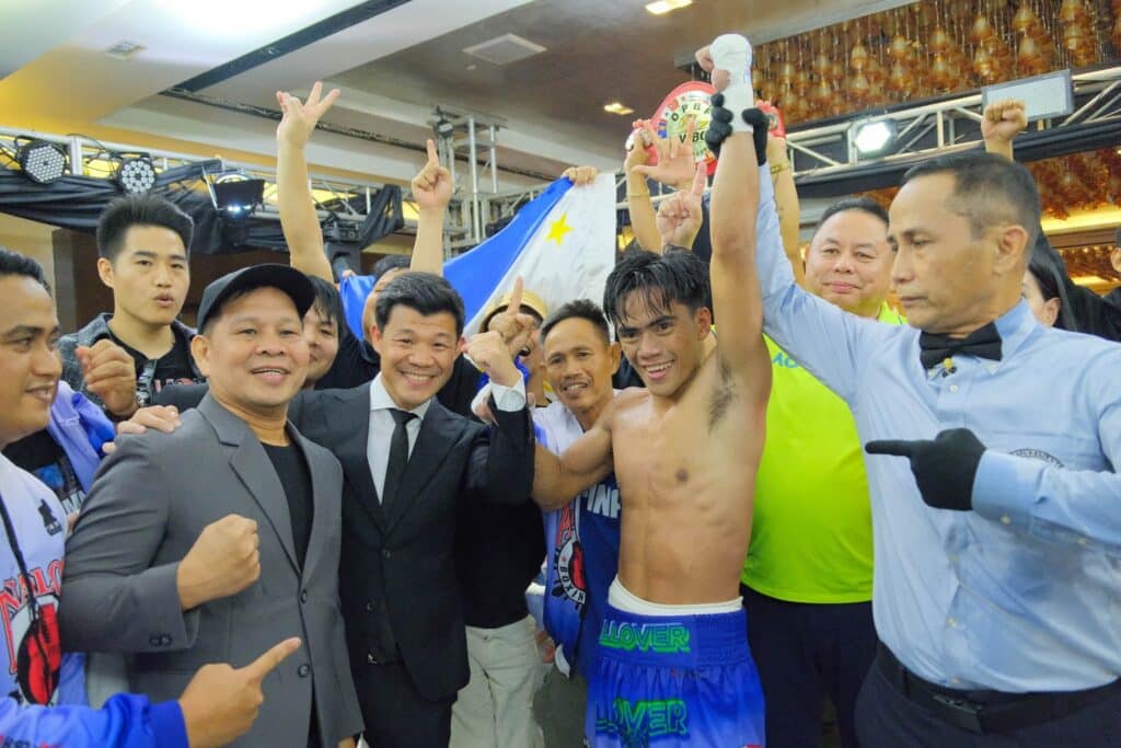 Llover KOs ex-world champ Concepcion in Manila showdown