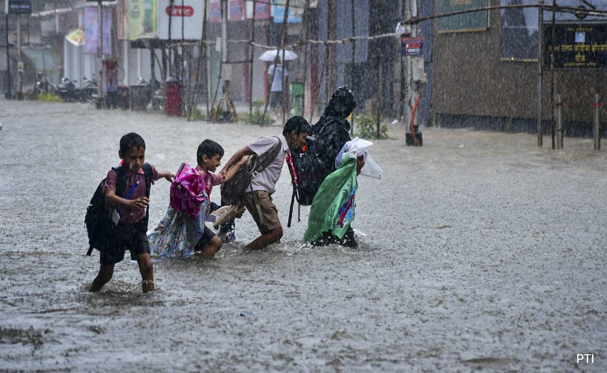Mumbai Rain Red Alert: Mumbai On Red Alert As Heavy Rainfall Triggers ...