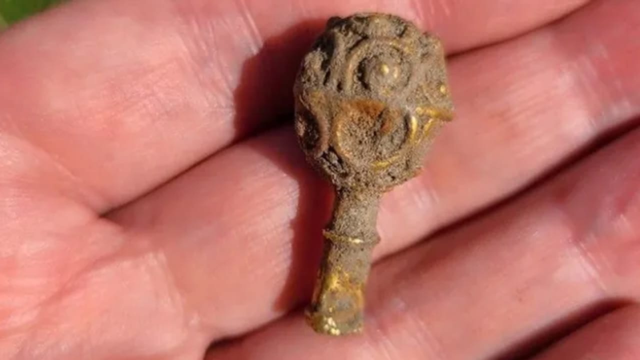 Beginner’s luck: Archeology student finds 9th-century gold on her first dig