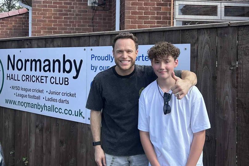 Olly Murs surprises teenage fan joining him to sing at cricket club ...