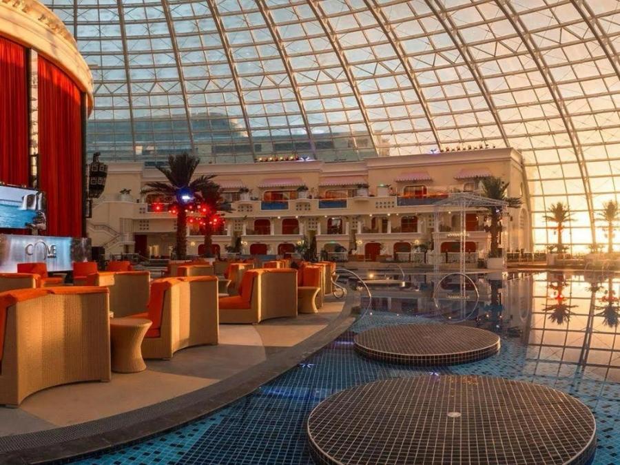 Han So-hee's Manila fan meet is happening in this indoor beach club