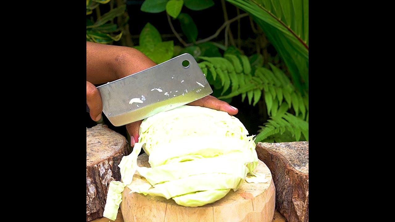 Cutting A Cabbage Satisfyingly