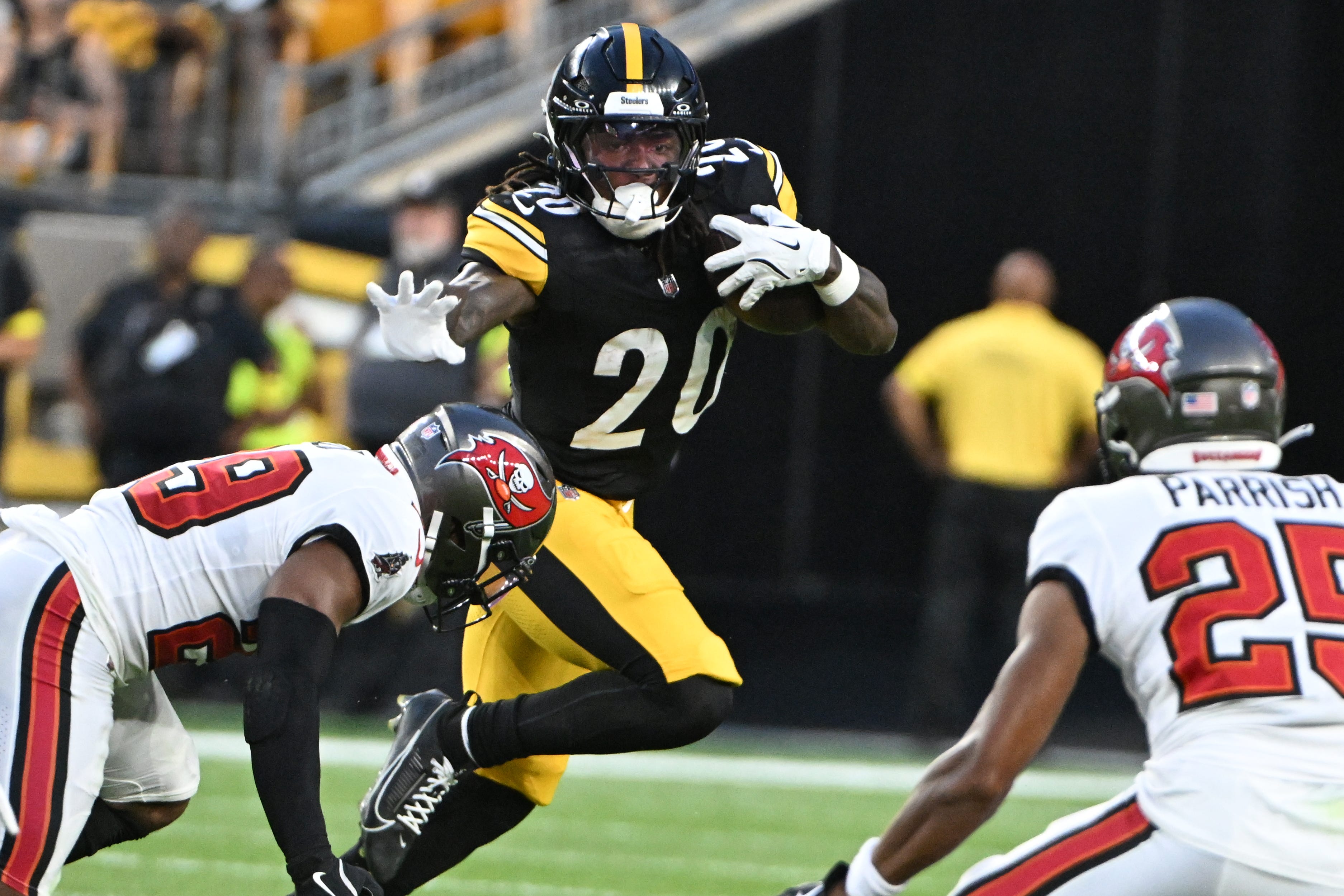 Kaleb Johnson, Jay Higgins headline Iowa's NFL preseason Week 2