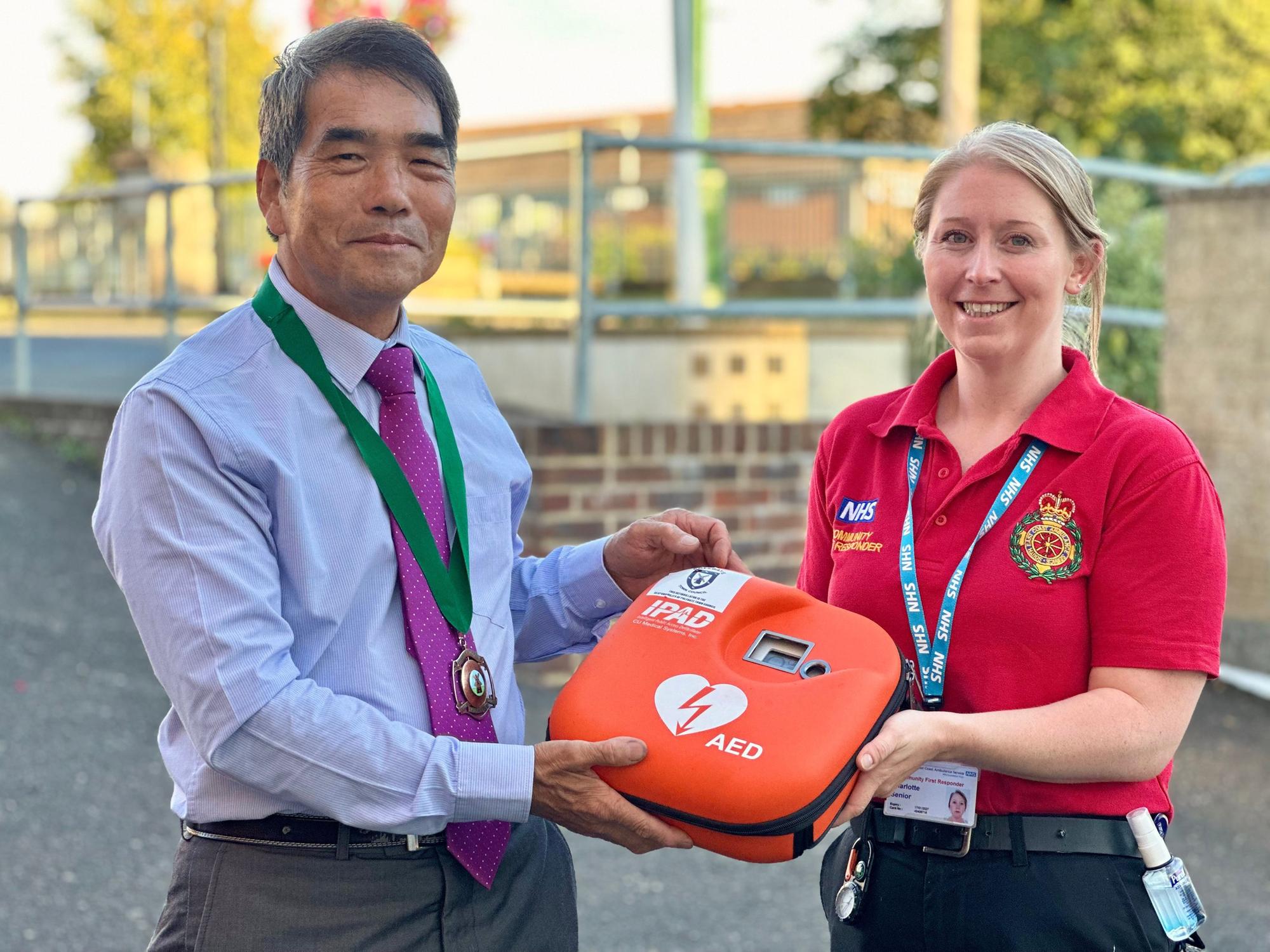 Eastbourne Responders donate Public Access Defibrillator to Polegate ...