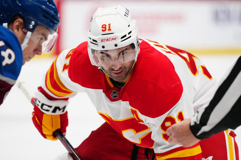 Maple Leafs among Nazem Kadri suitors after Flames' blockbuster trade
