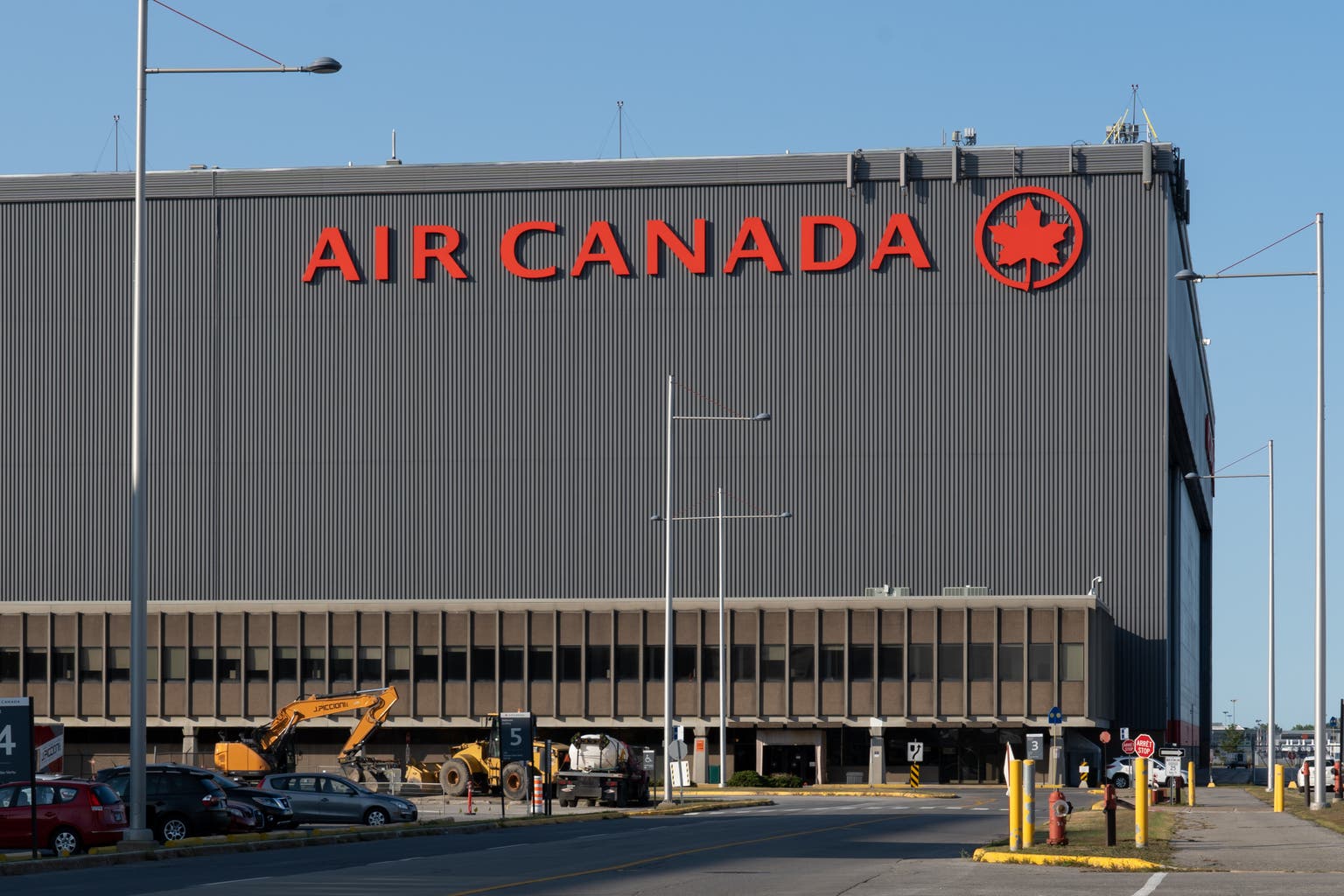 Air Canada suspends guidance after strike stalls operations