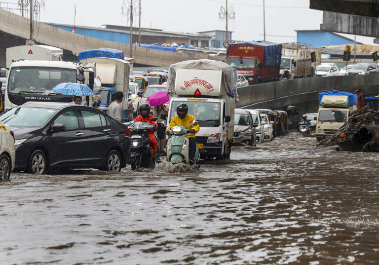 Mumbai gets respite from rains, parts of city see sunlight