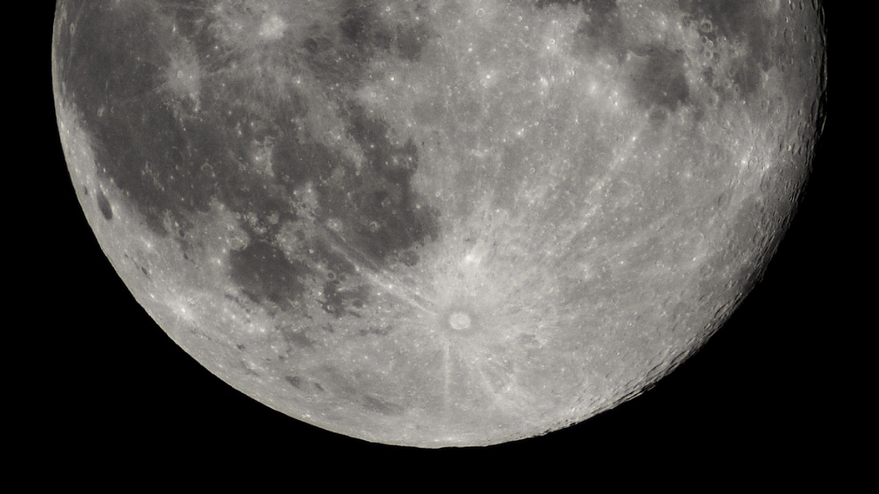 Researchers confirm bacteria survived 15 years on the Moon