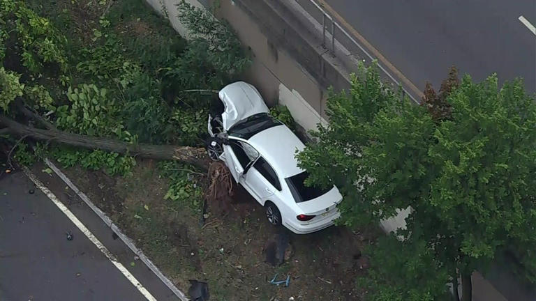 Fiery crash on I-280 in East Orange, N.J. sends 2 drivers to hospital ...