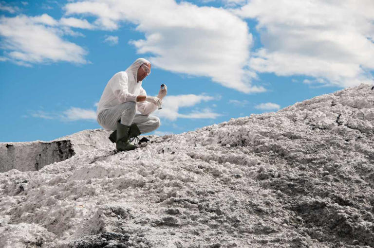 Scientists Discovered Air Sealed in an Australian Rock for 815 Million ...