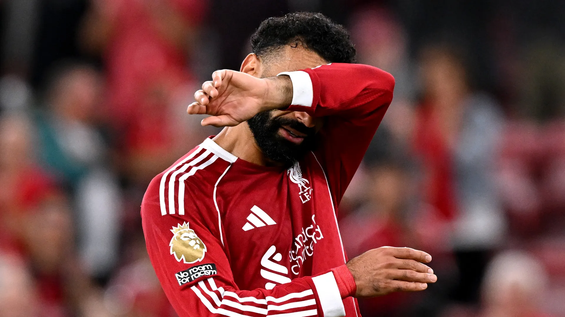 Mohamed Salah barst in tranen uit op het veld: de foto's