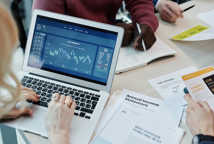 The 10 Pitfalls That Keep Traders And Investors Losing Money