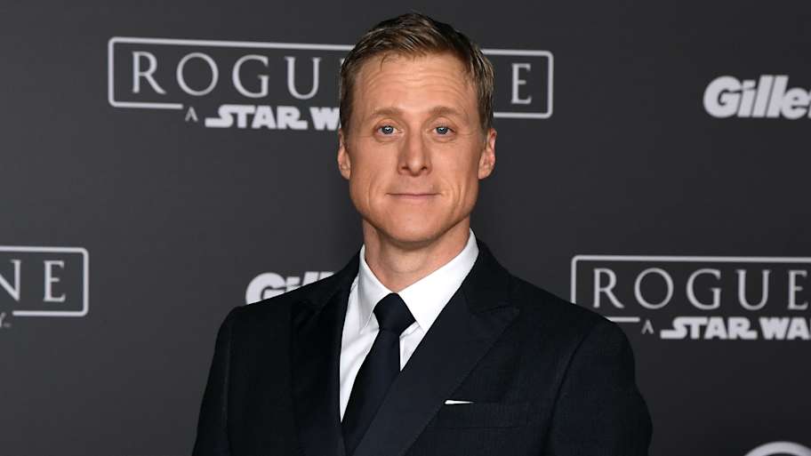 Alan Tudyk reveals Rogue One re-shoots didn't make it "a drastically ...