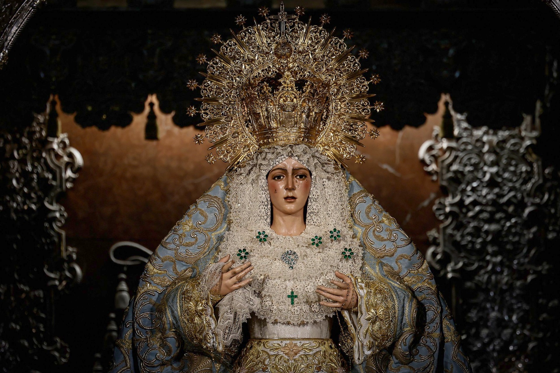 Church accused of botching fix to 'botched' statue