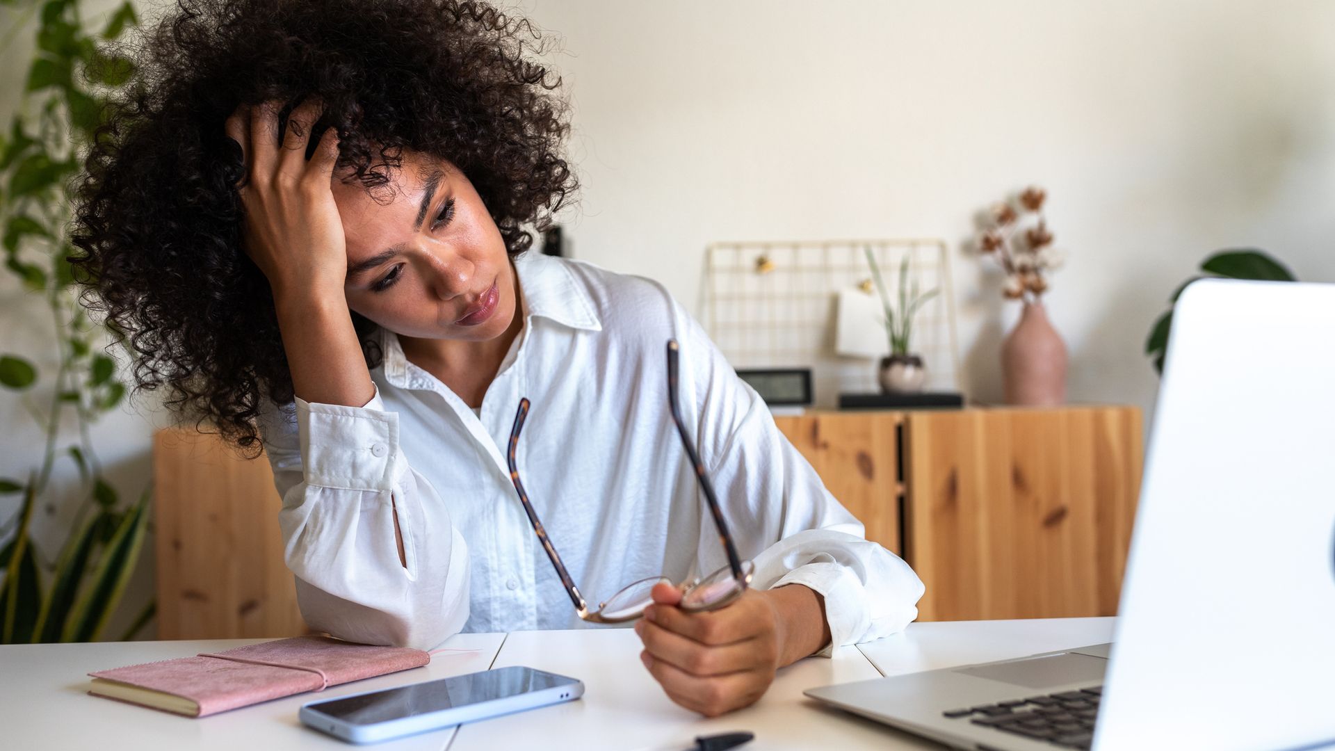 What actually is burnout? Doctors reveal 'warning signs' that lead to ...