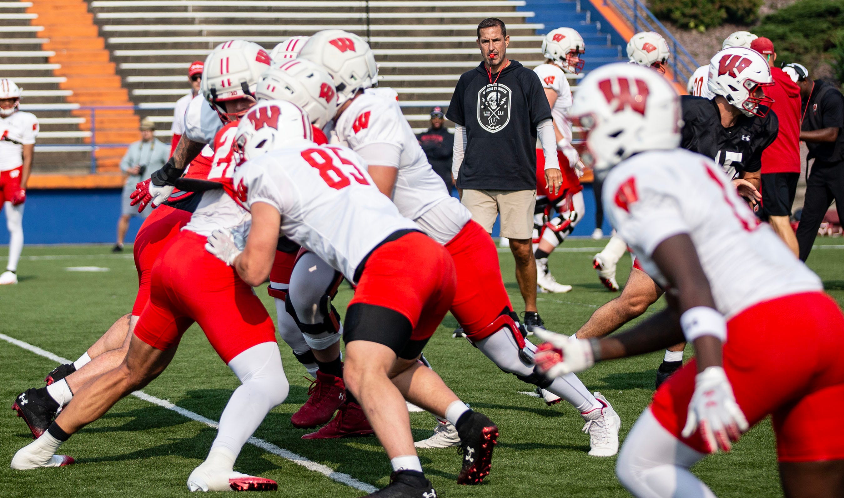 What are Wisconsin Badgers football team's Big Ten title odds?