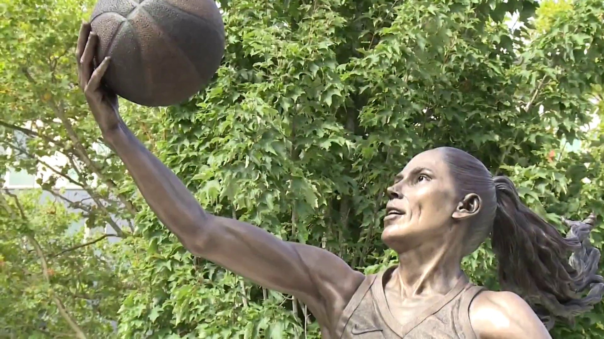 Sue Bird Becomes 1st WNBA Player With Statue Outside Arena