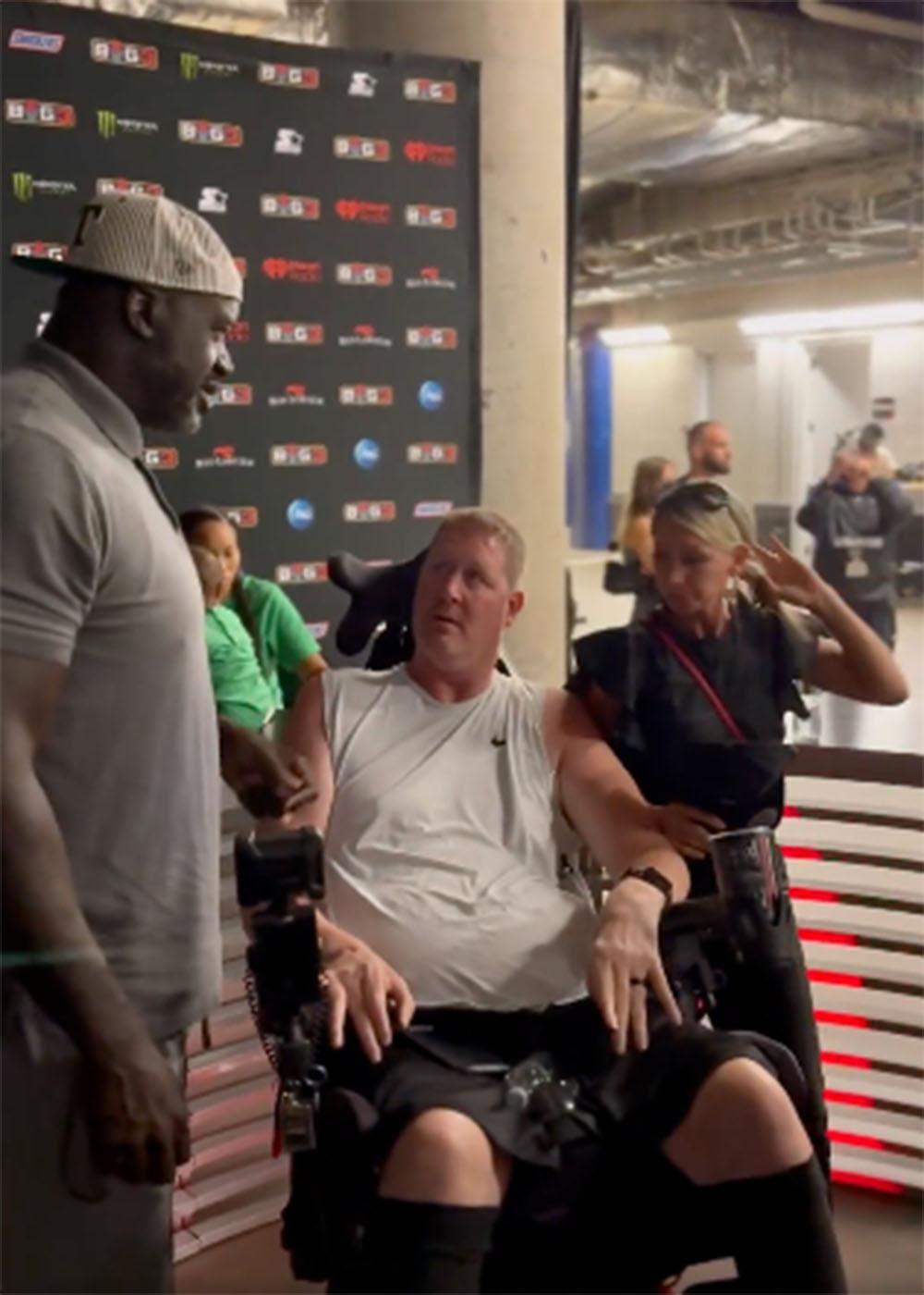 Former NBA center Shawn Bradley makes rare public appearance after bike ...